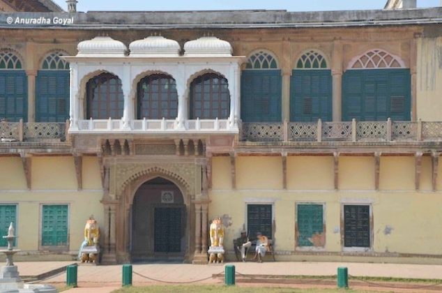 Ramnagar Fort Across Ganga - Varanasi Sightseeing - Inditales