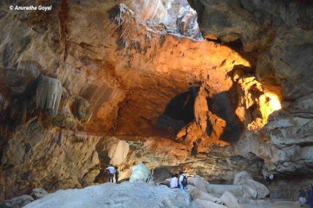 Pre-Historic Borra Caves In Araku Valley - Inditales