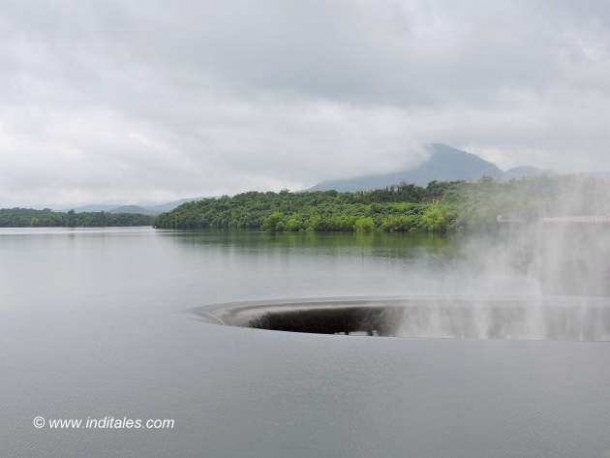 Salaulim Dam - Duckbill Spillway & Botanical Gardens - Inditales
