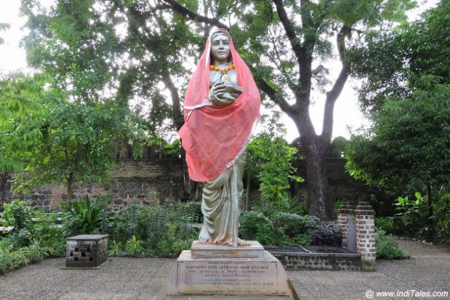 Maheshwar - Ancient City Of Rani Ahilya Bai Holkar - Inditales