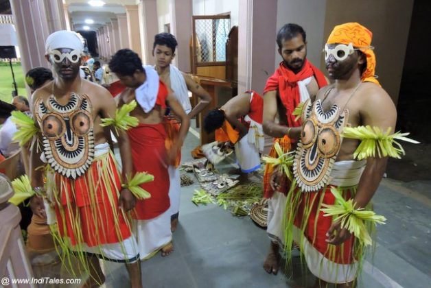 Padayani Temple Ritual Of Kerala To Pacify Bhagwathi - Inditales