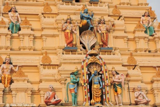 Sri Krishna Mutt Udupi - Popular Temple With Devotees - Inditales